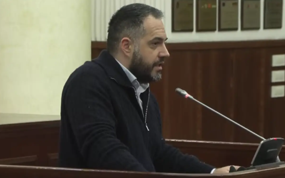 (ВИДЕО) Ивановски од „Support Kocani“: Како не ви е срам да се препукувате пред родителите уште ...